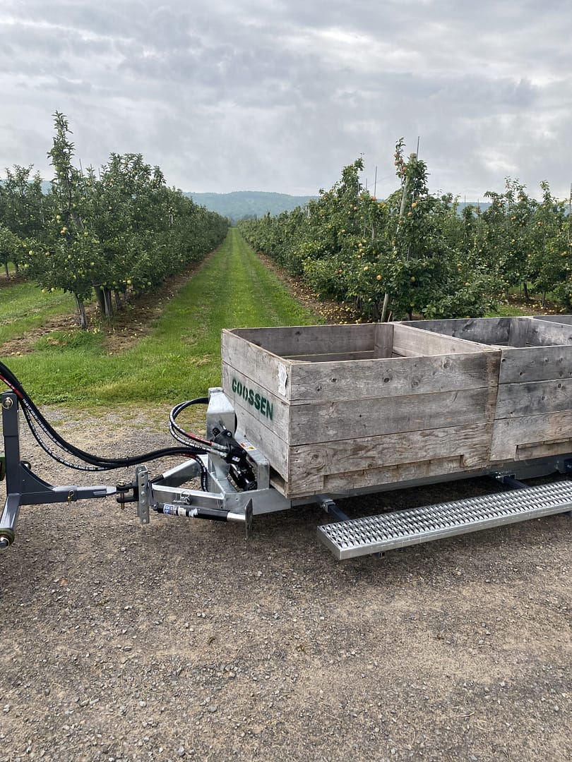 APPLE BIN TRAILER - Eastern manufacturing and design