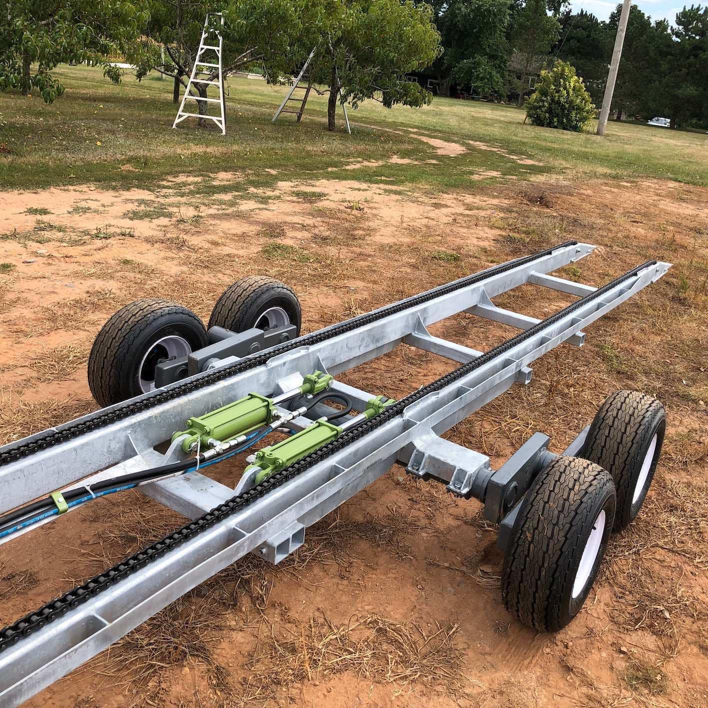 APPLE BIN TRAILER - Eastern manufacturing and design