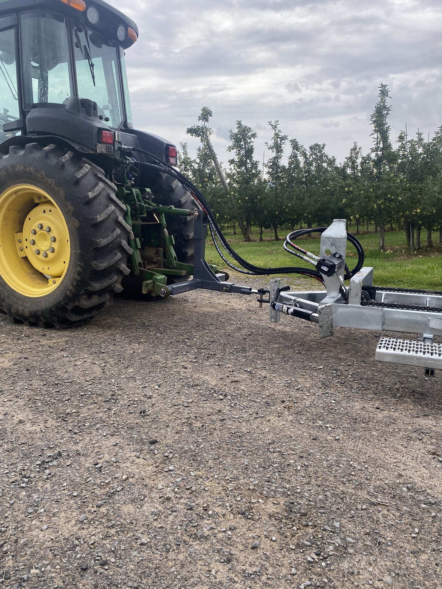 APPLE BIN TRAILER - Eastern manufacturing and design