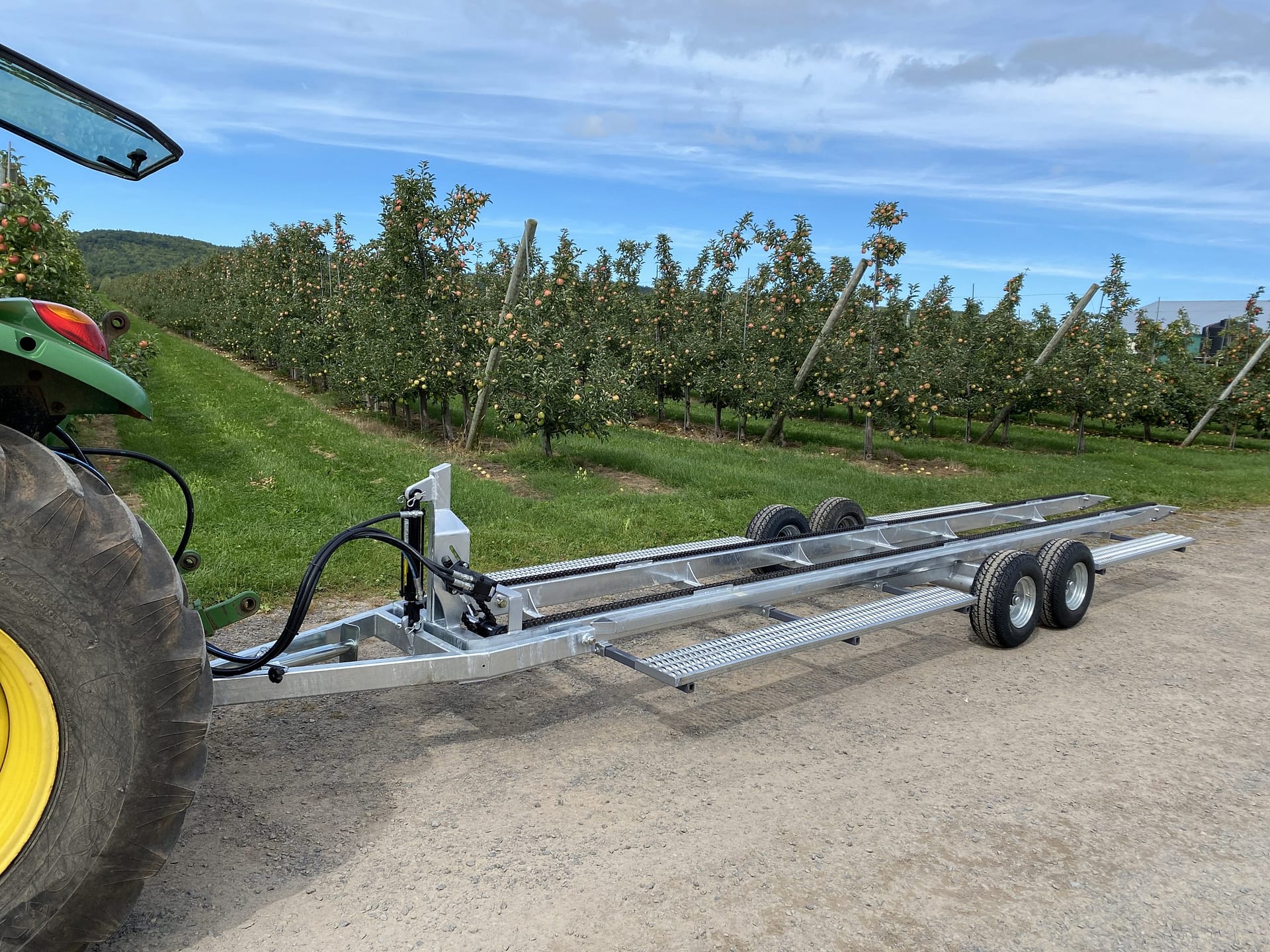 APPLE BIN TRAILER - Eastern manufacturing and design